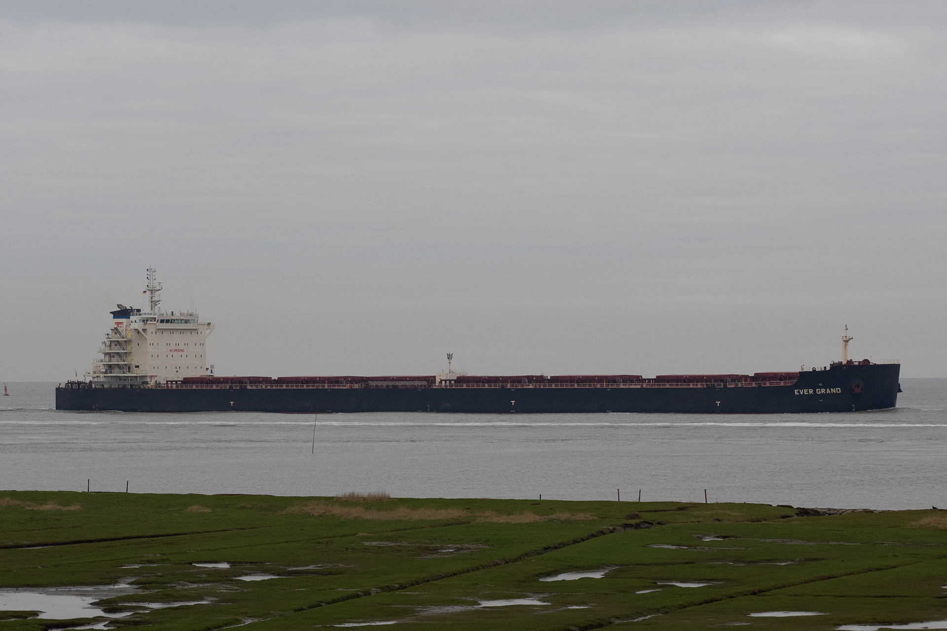 Schiffe vor Cuxhaven