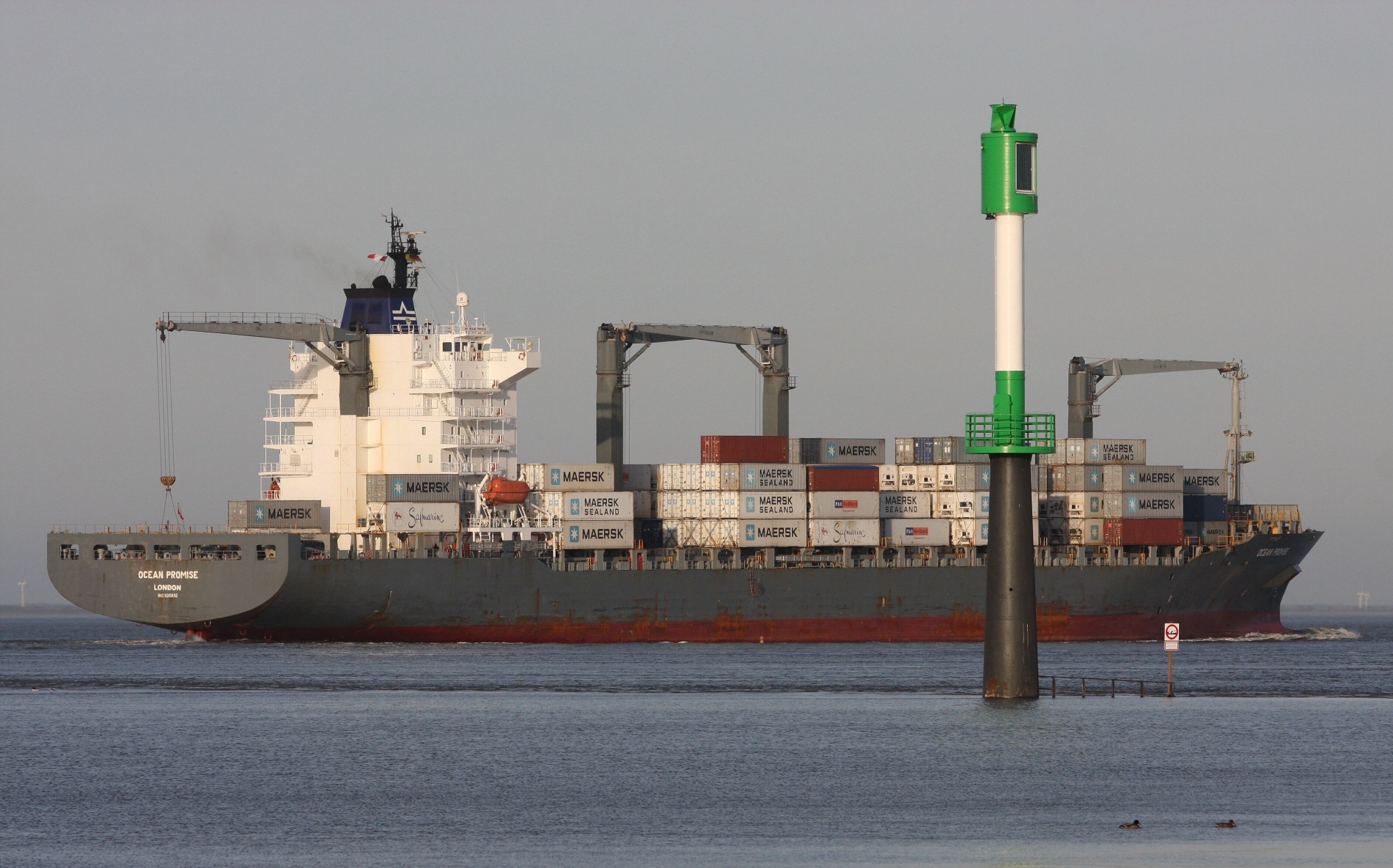 Schiffe vor Cuxhaven