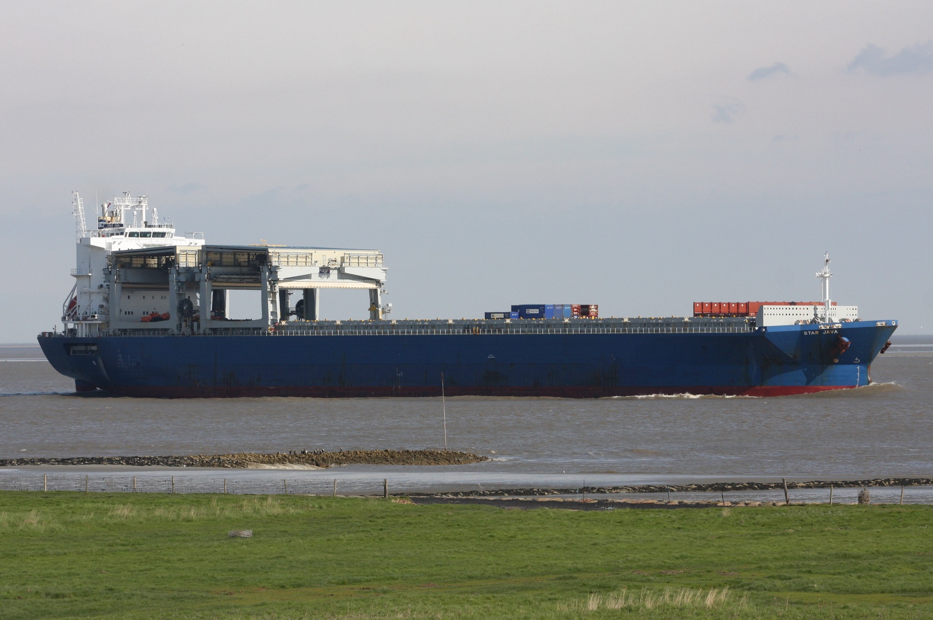 Schiffe vor Cuxhaven